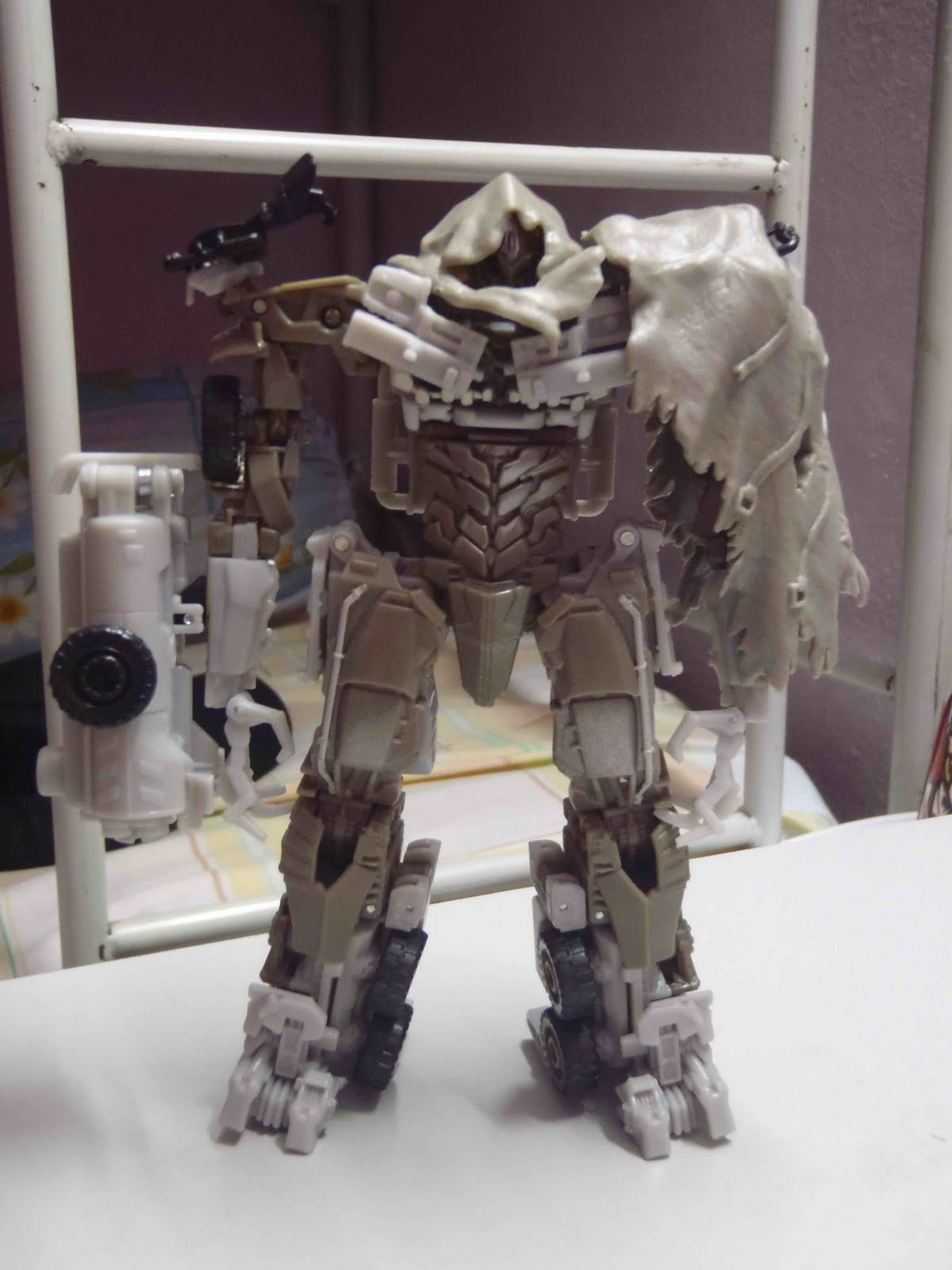 New Planet Cybertron: Transformers Review: Megatron (DOTM Voyager)