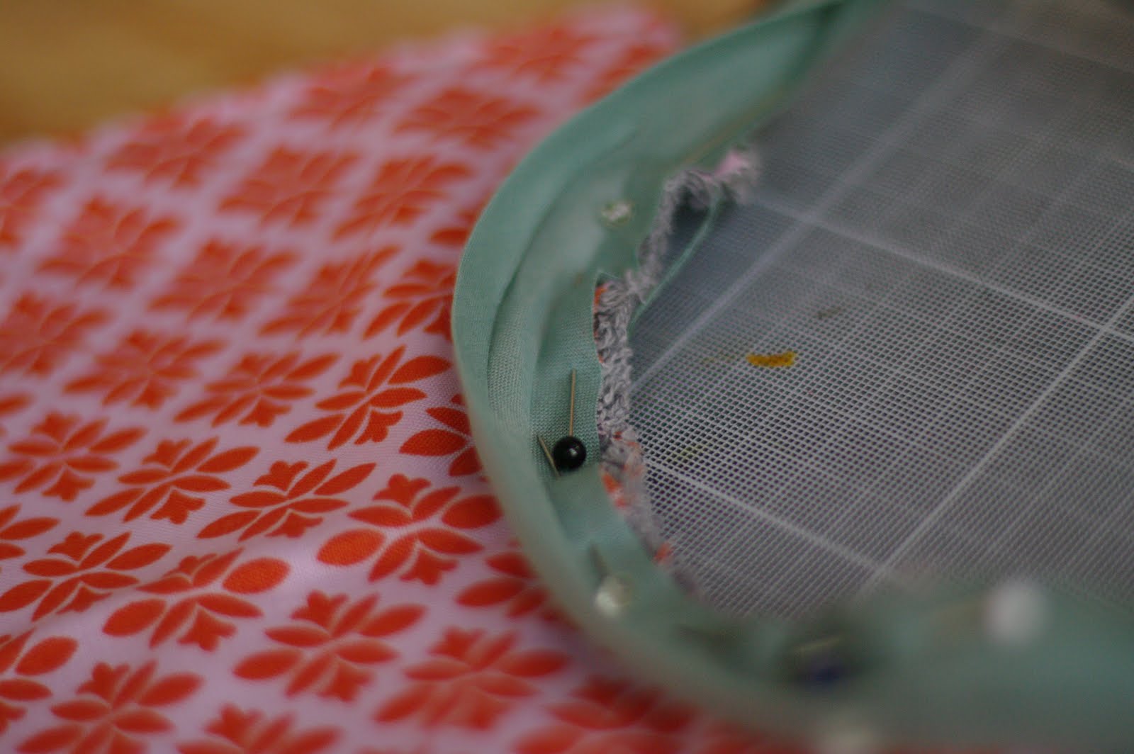 de rerum natura: Bavoir à rallonge pour fratrie partageuse : tutoriel