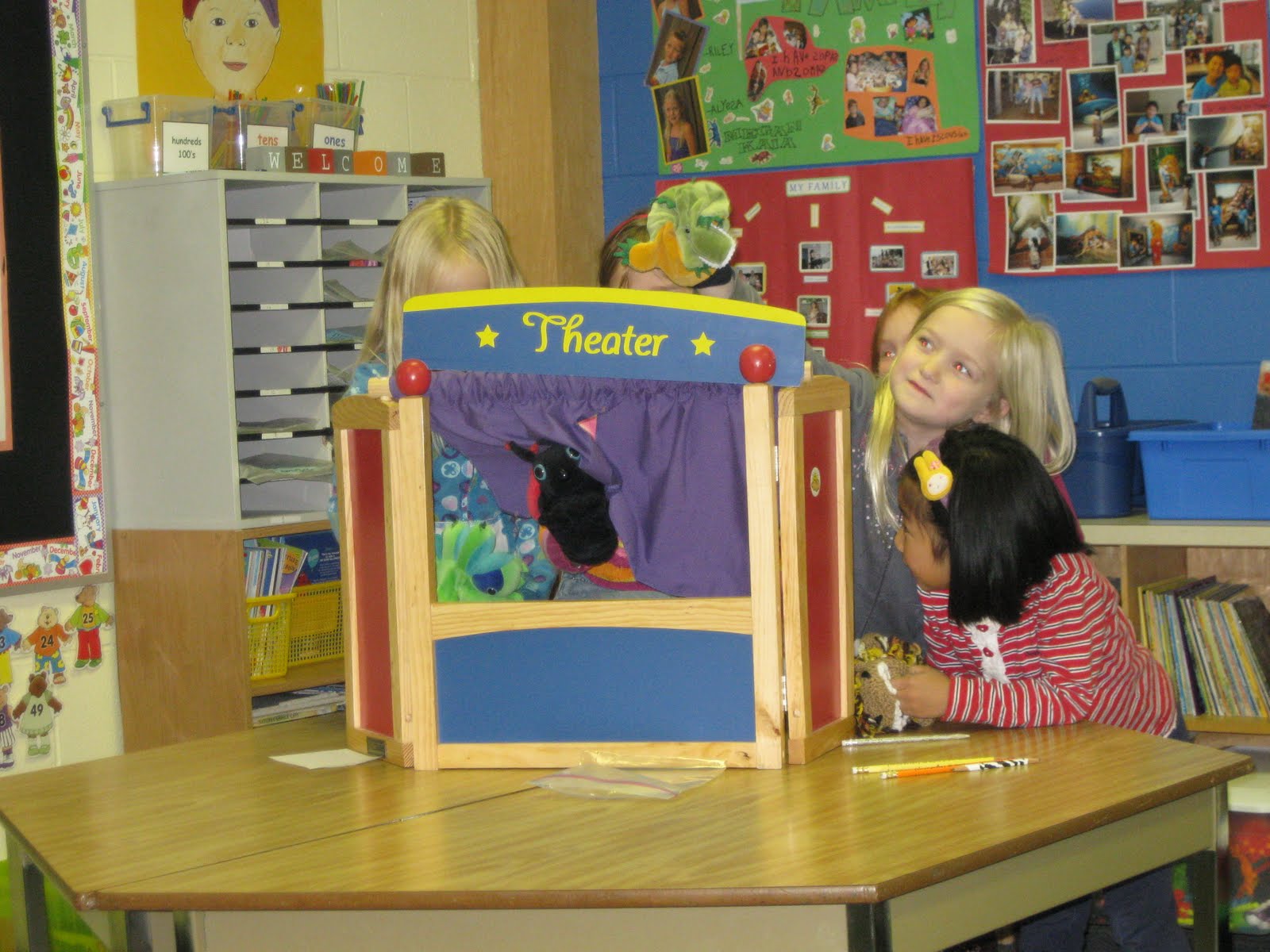 Grade 1 Surrey Christian School: Grade 1M Puppet Show - DANCING ANIMALS