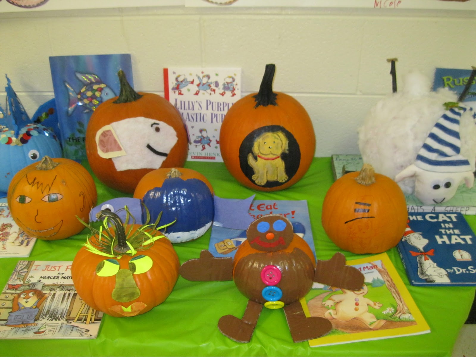 Skidamarinky Days in First Grade: Pumpkin Book Reports