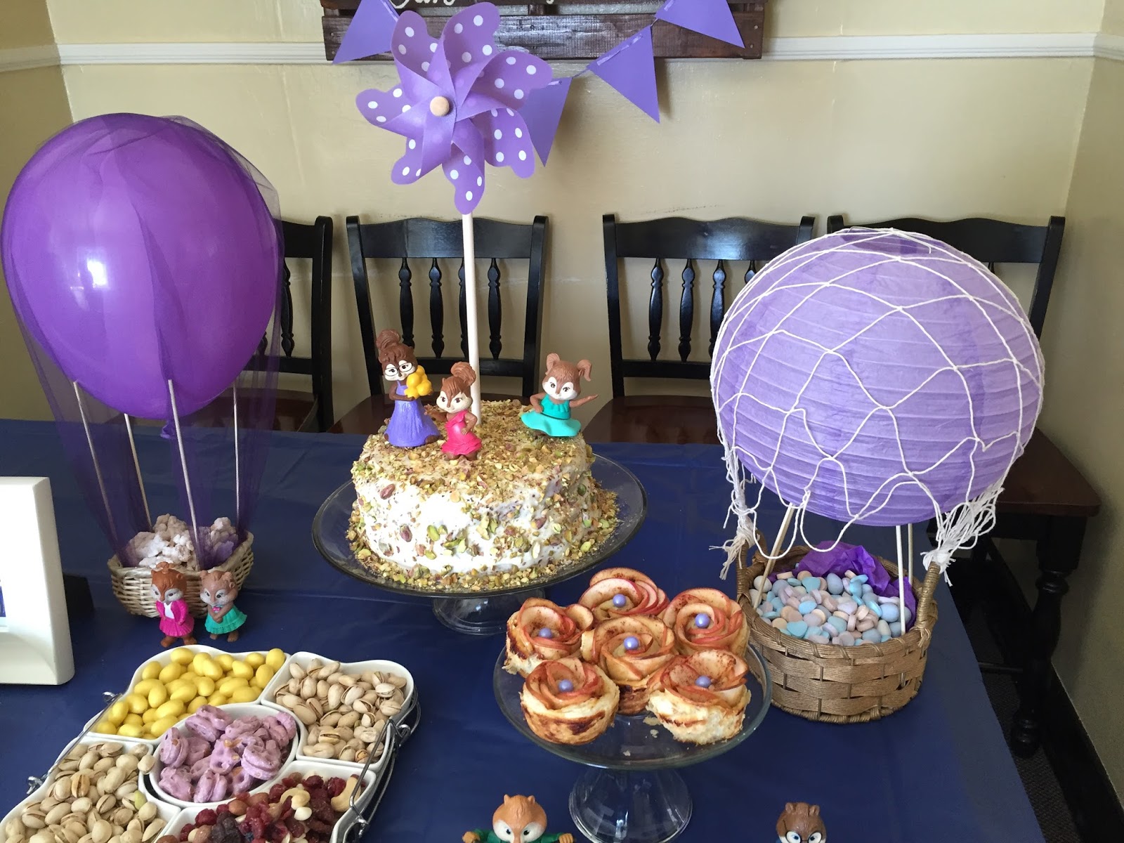 The Brady's: Chipmunks and Chipettes Birthday... Kenzi's 5!