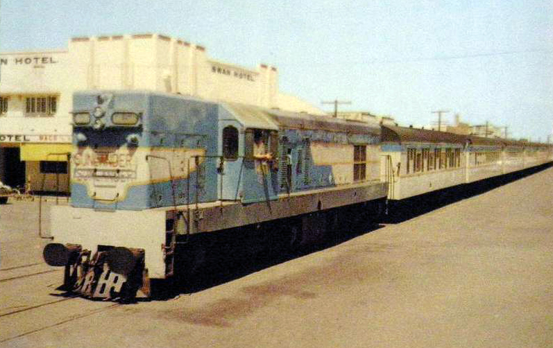 transpress nz: the Sunlander rolls along Denison Street, Rockhampton ...