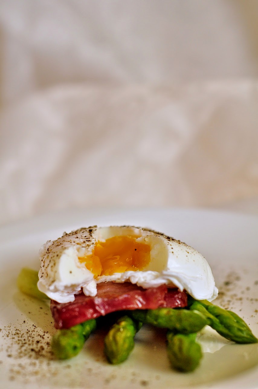 Širšių lizdas: Smidrai su kumpiu ir kiaušiniu - puikūs pusryčiai!