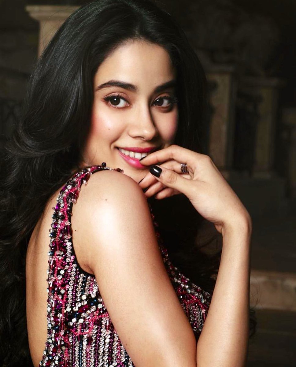 Jahnvi Kapoor New Photos - Latest Movie Updates, Movie Promotions ...