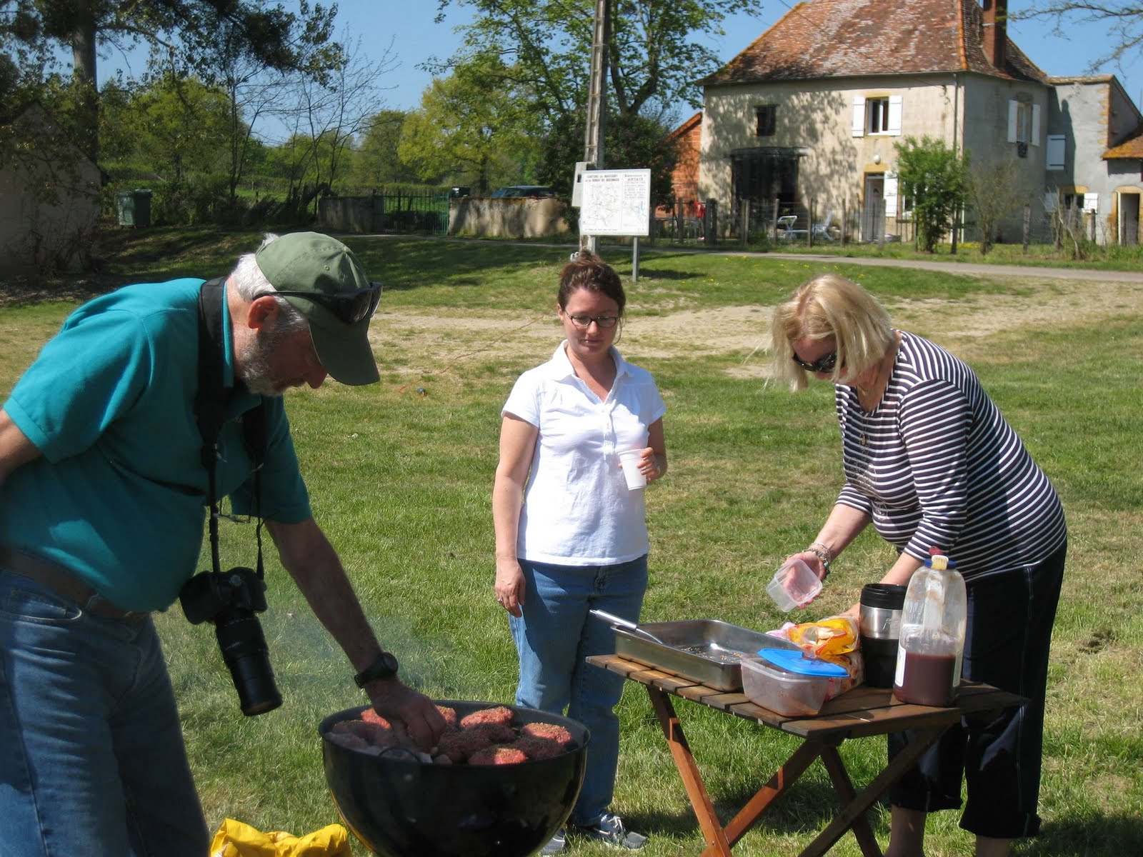 The Hewitts barging in France 2010 - 2017: Roanne - March to April