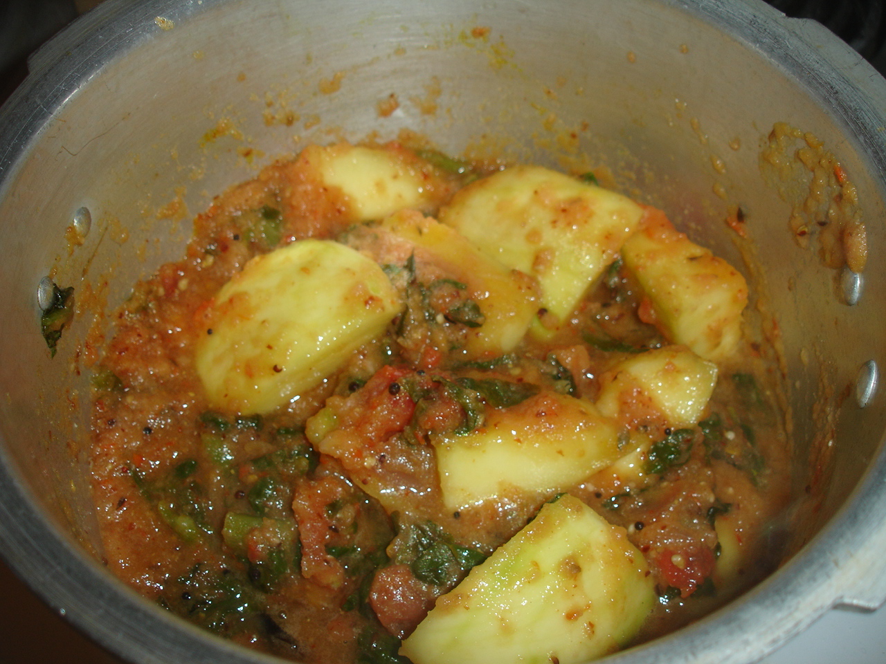 VineelaSiva: Bacchali kura ,Pacchimamidikya Besaaru(Malabar spinach,raw ...