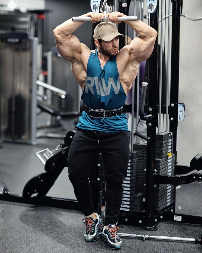 the beauty of male muscle: Andrei