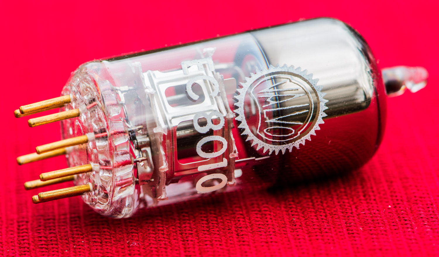 VinylSavor: Tube of the Month : The EC8010