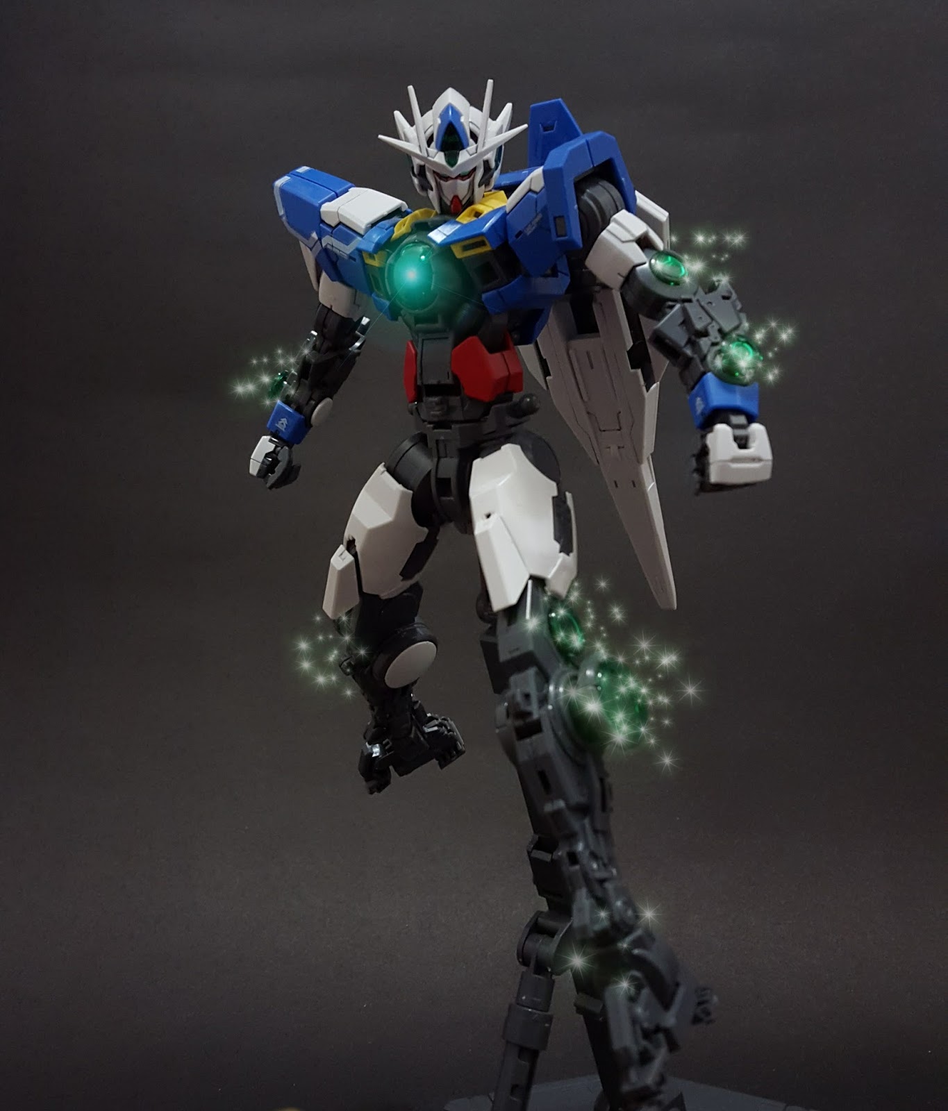 Custom Build: MG 1/100 00 Qanta "Quantum Burst Mode"