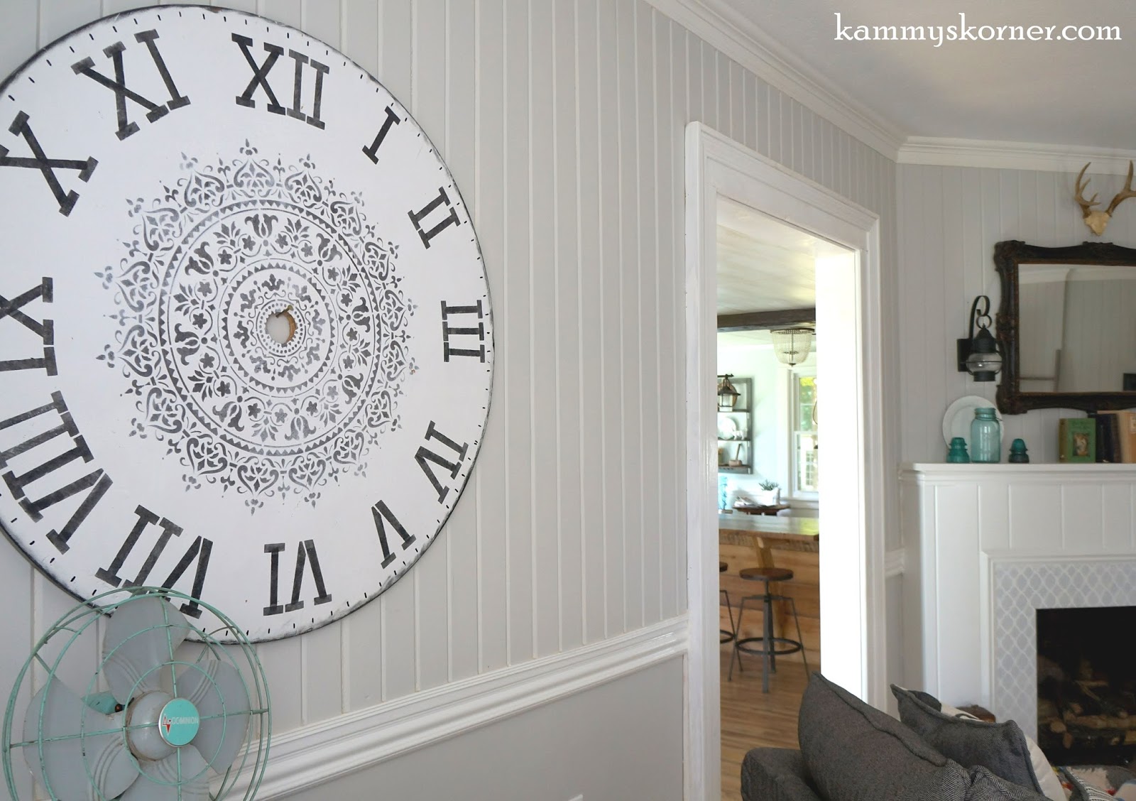 Kammy's Korner: Huge Faux Clock From Repurposed Table