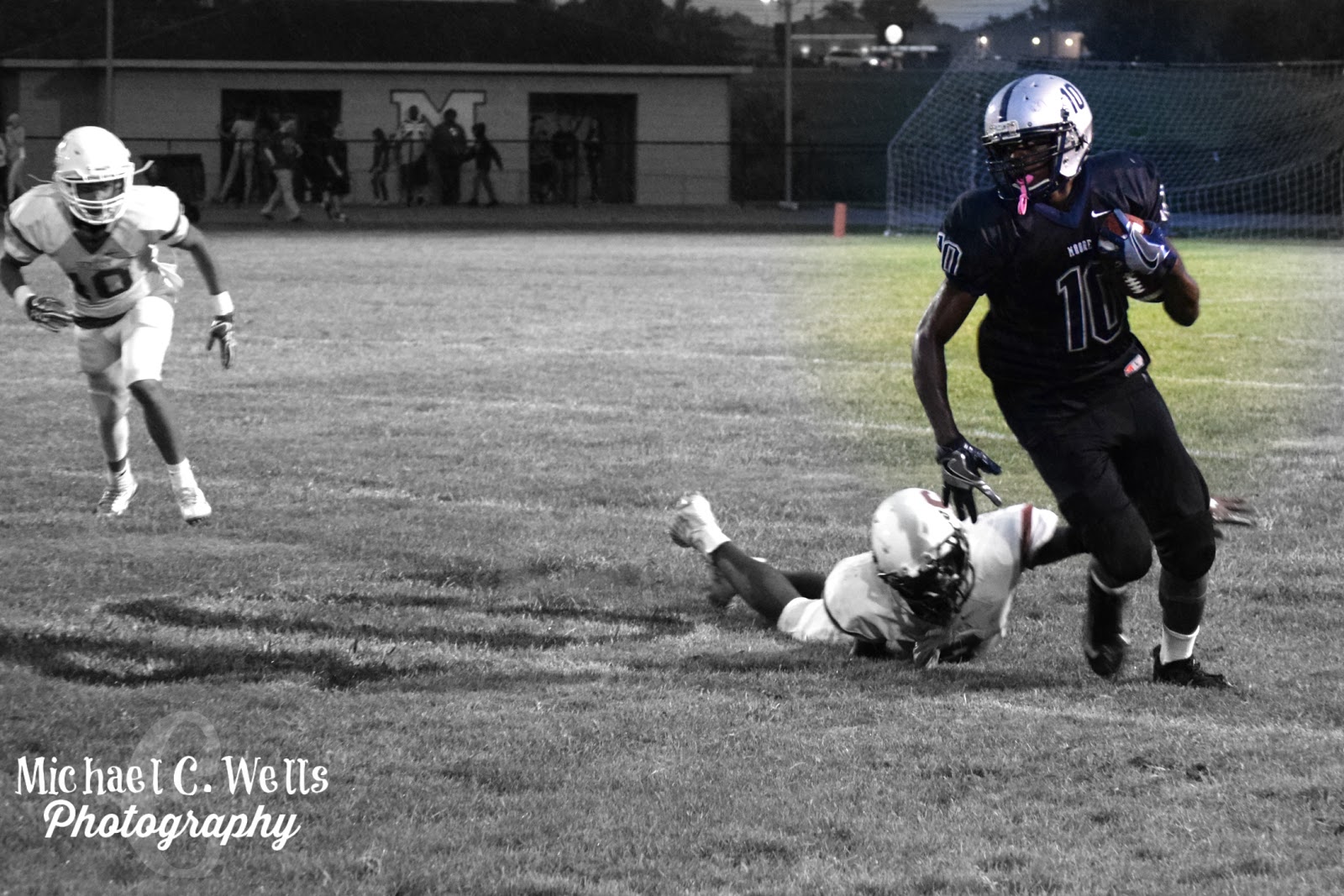 Moore Football Dominates Seneca