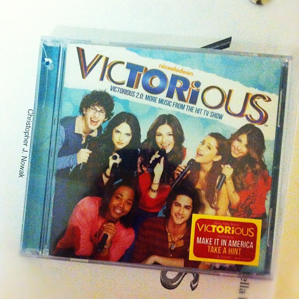 Nicklovers Spain: Ya está a la venta Victorious 2.0. More Music From ...
