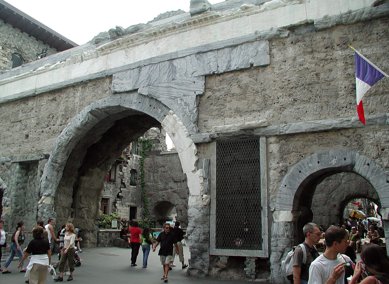 Ingeniería Romana: Augusta Praetoria, ciudad de la Galia Cisalpina ...