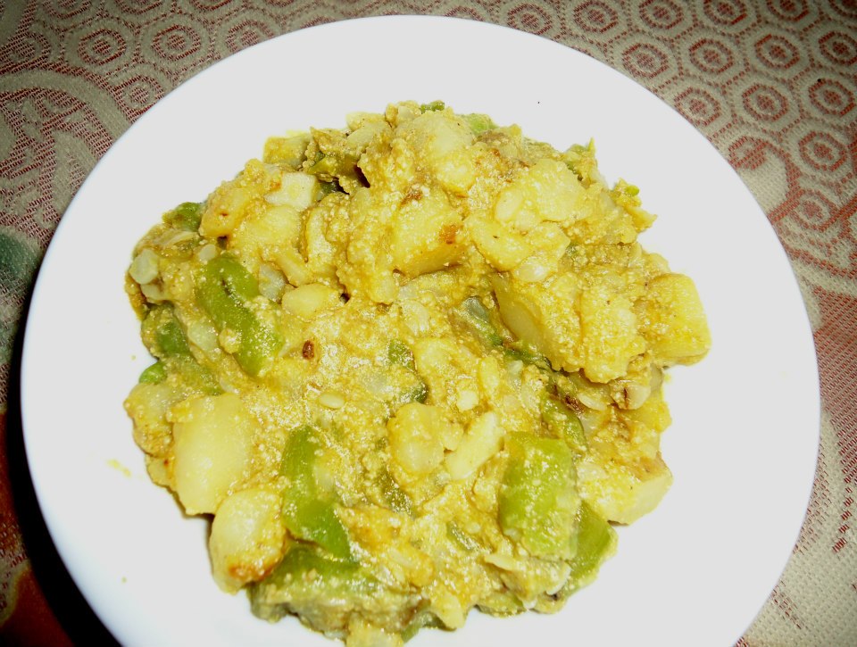 Amaar Ranna Ghar: Jhinge Alu Posto (Ridge gourd with Alu in poppy seeds ...