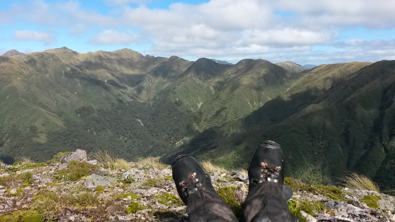 Biking and tramping trip blogs: Tararua double crossing