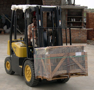 Select Paving Supplies: CONTAINER STUFFING AT FACTORY