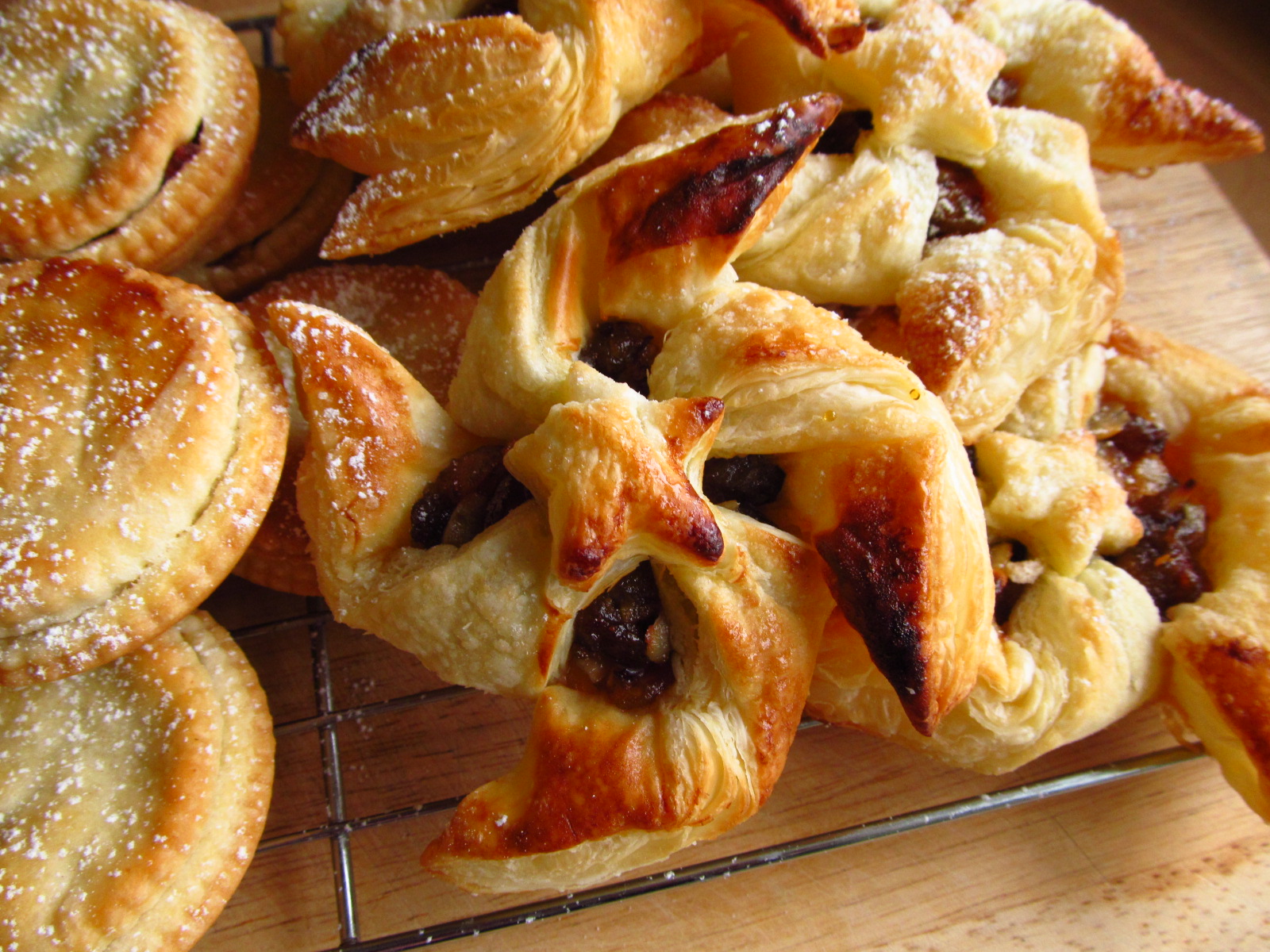 Good Food, Shared: Lorraine Pascale's Last Minute Mince Pies