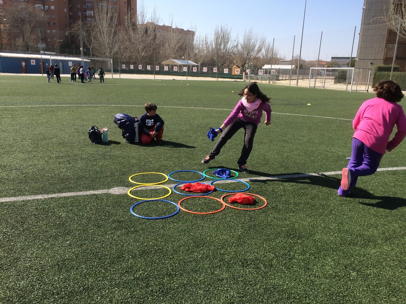 ¡Me lo ha contado un pajarito!: EL TRES EN RAYA