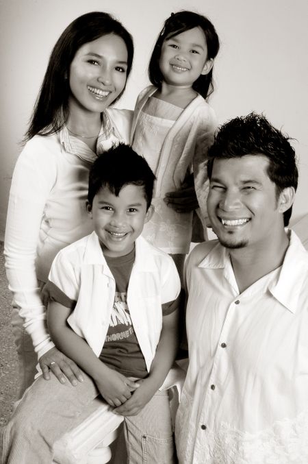 RAIN,SUN & SHINE: FEVRET 8 ARTIS WANITA MALAYSIA