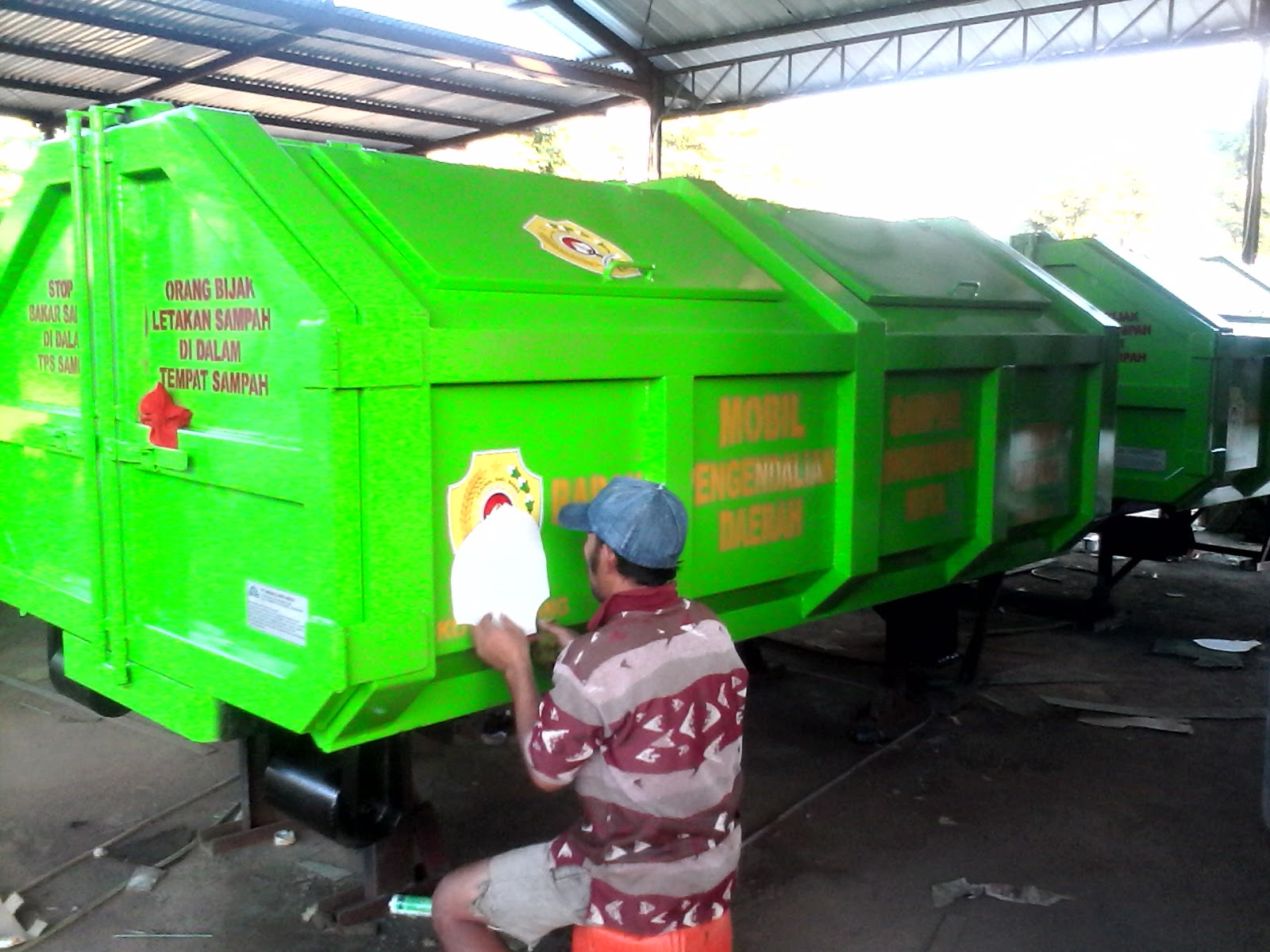 Kontainer Sampah (Bin) - Perbaikan Alat Berat
