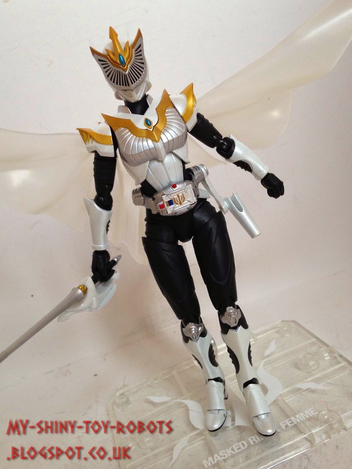 My Shiny Toy Robots: Toybox REVIEW: S.H. Figuarts Kamen Rider Femme