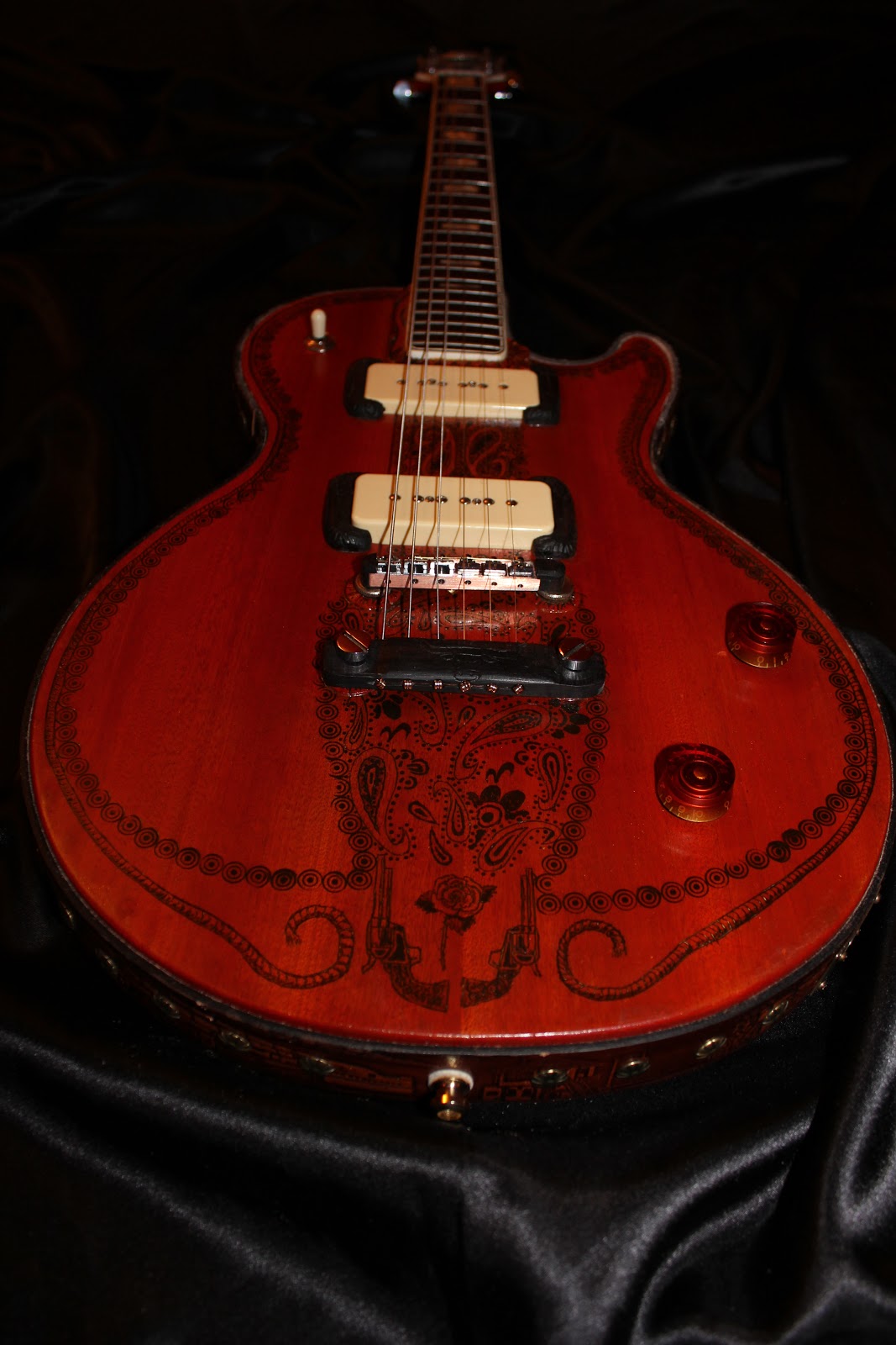 TRAVIS STEVENS GUITARS