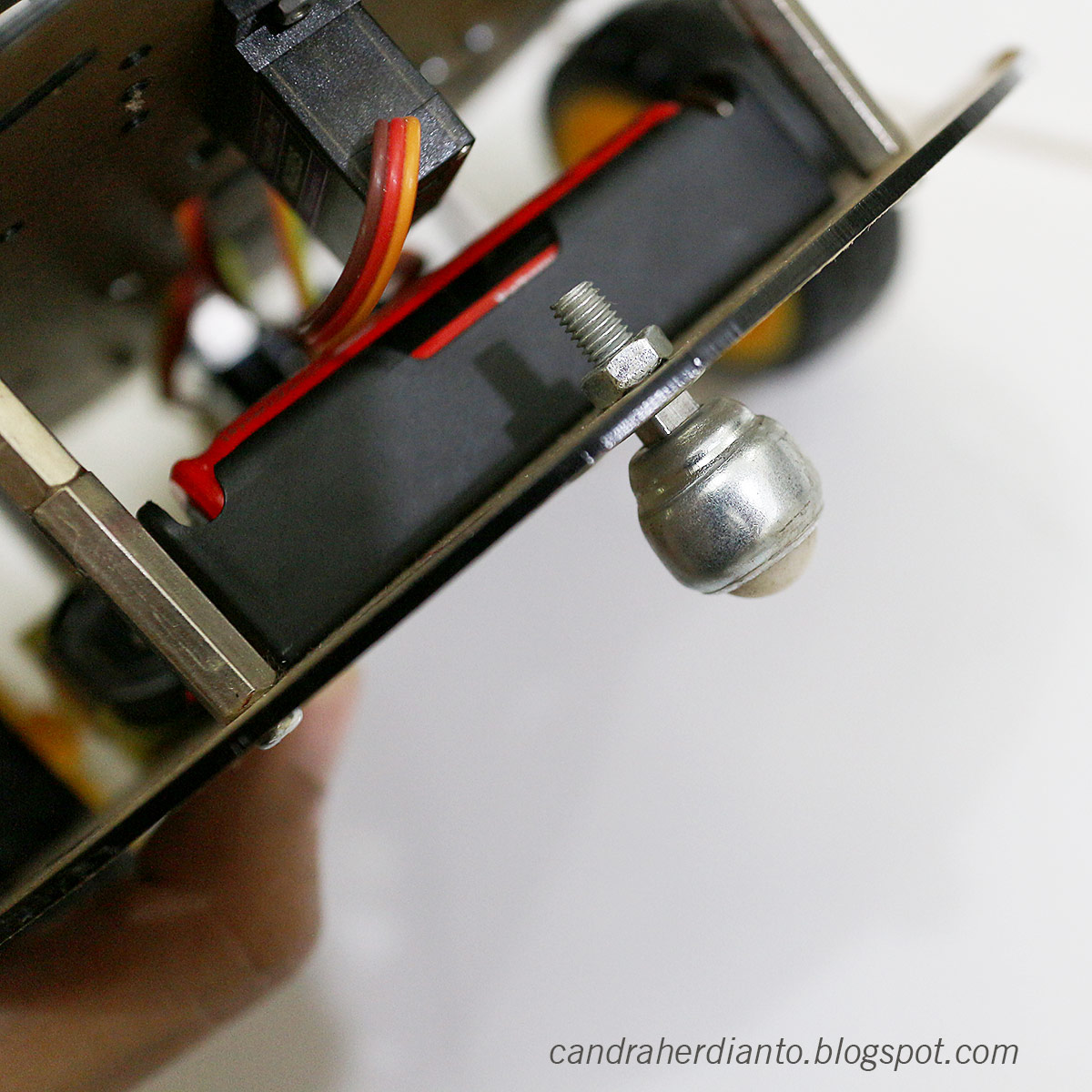 Membuat Robot Beroda Berbasis Arduino Bagian 1