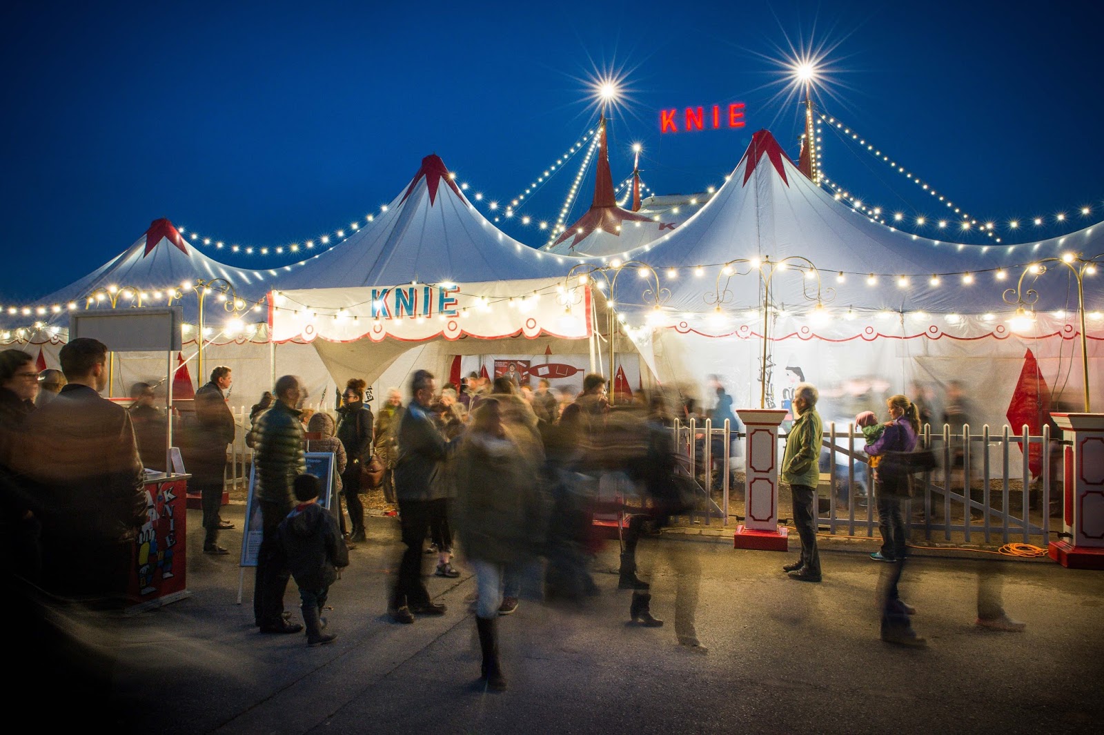 circus: Le Cirque KNIE - Tournée 2016 - Thierry BISSAT, un photographe ...