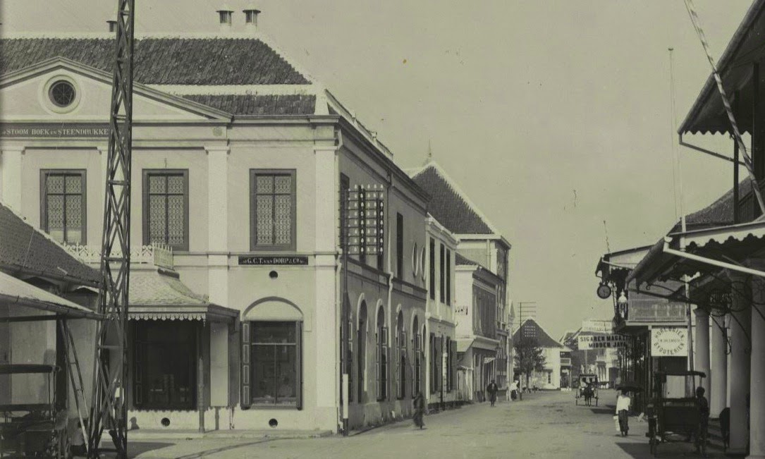 Makelar Tjerita: Van Dorp, The Famous Bookstores
