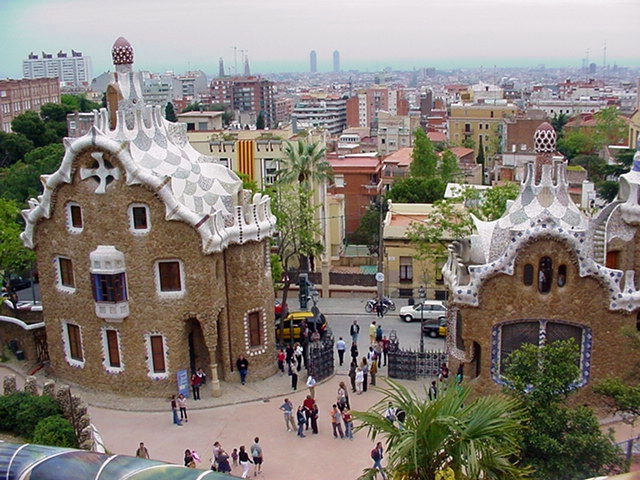 Knights 2 Spain: An Introduction to Antoni Gaudí