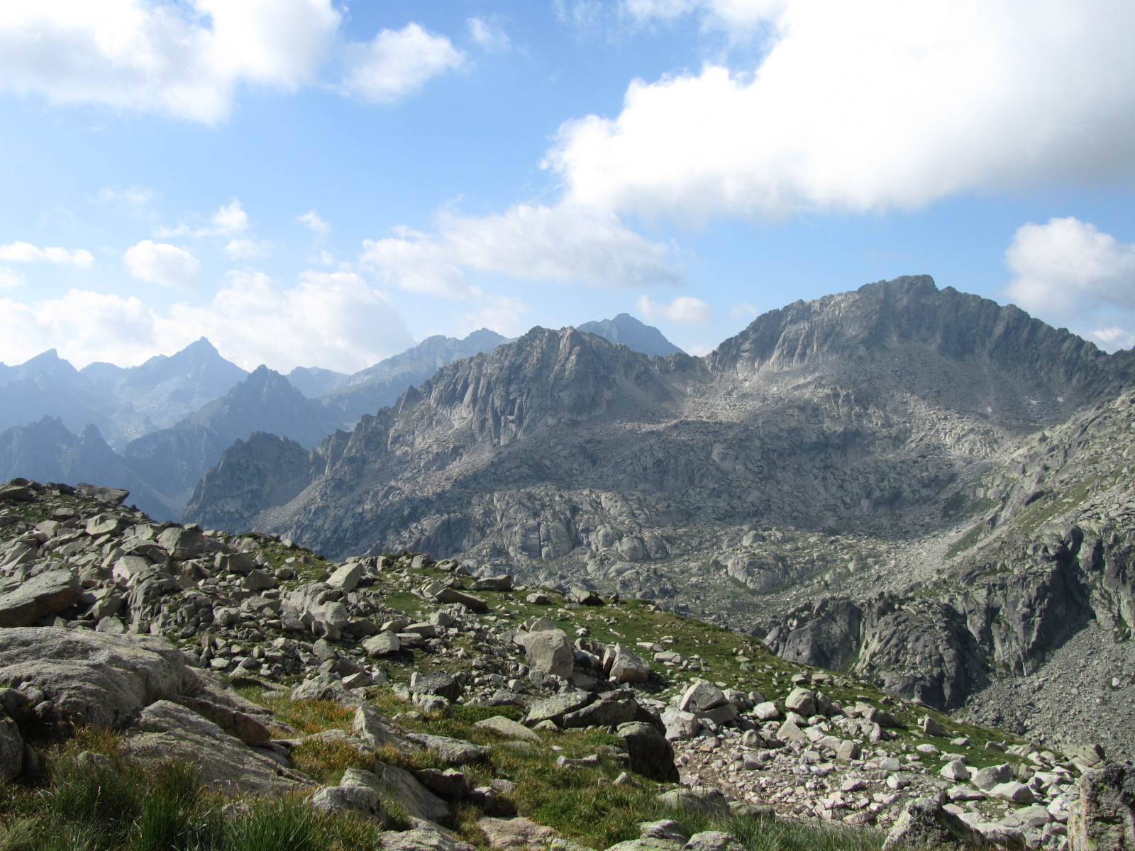 Picos de Europa y Alpes: Refugio d'Amitges a Refugio de Colomers