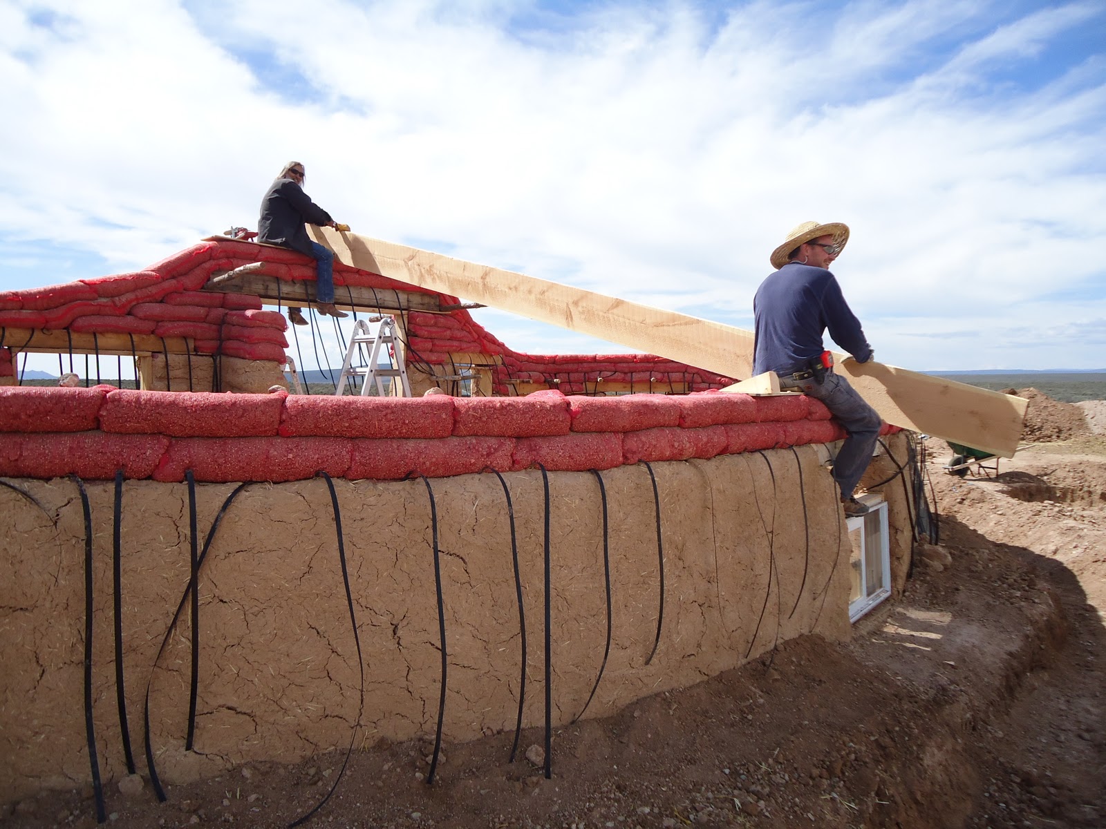 Building An Earthbag Home in Northern New Mexico: The Roof Started!