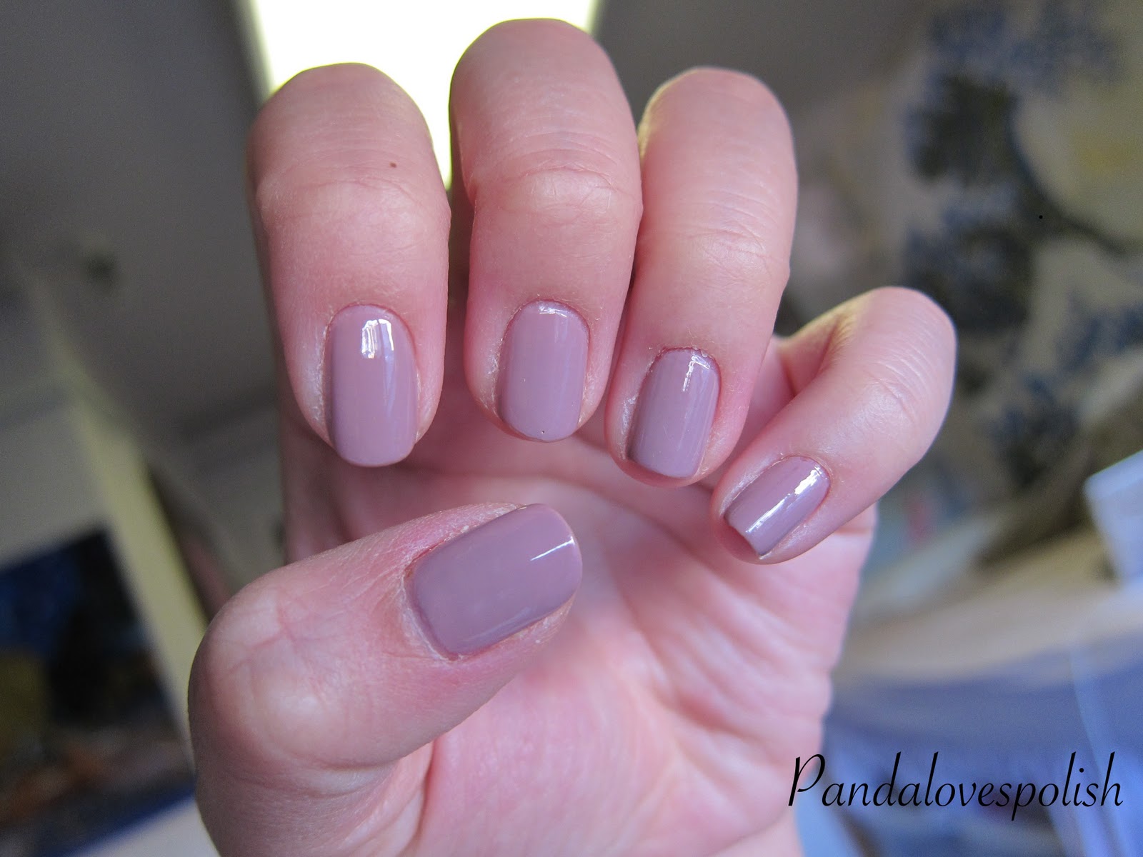 Panda loves polish: Essie-Lady Like swatch/review