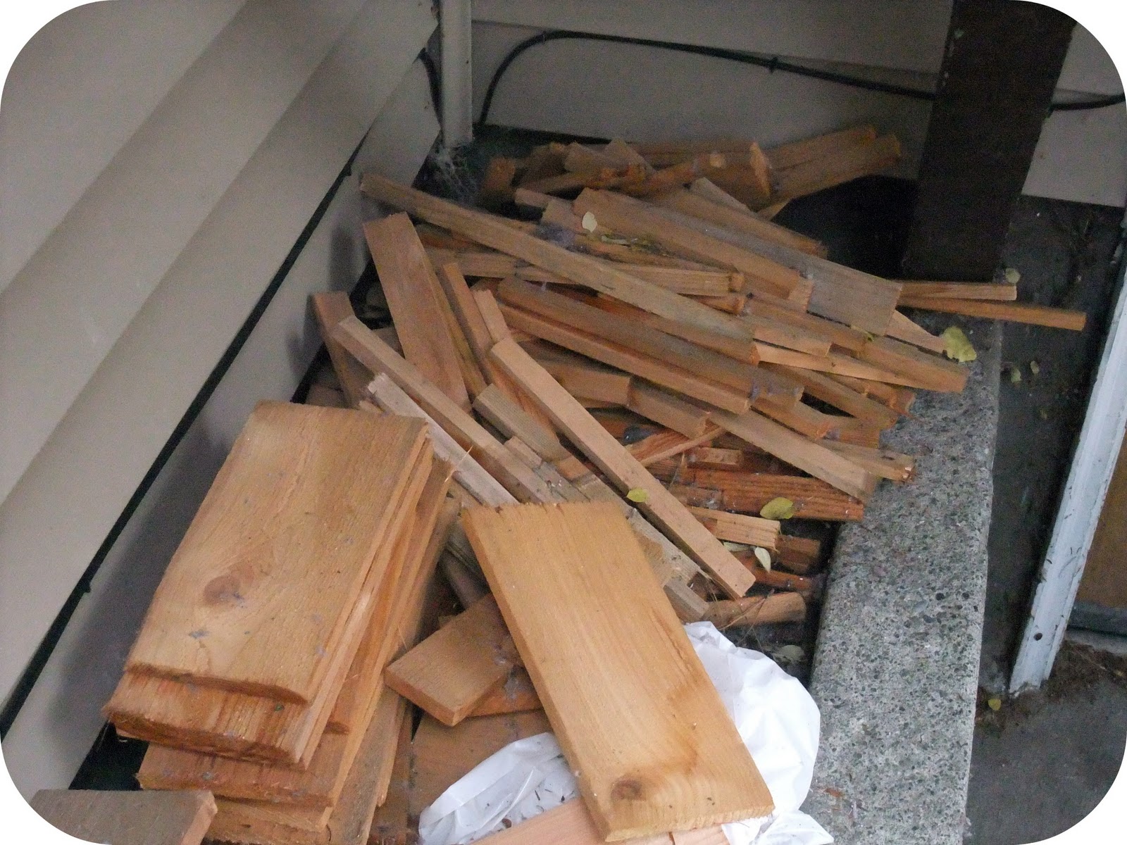 The Brilliant Crafty Type: Shabby Chic, Wood Scrap Christmas Tree