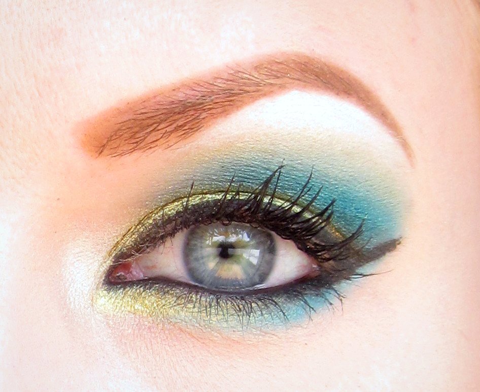 The Beautiful Life Of The Girl Next Door: A Lime Green and Bright Blue look