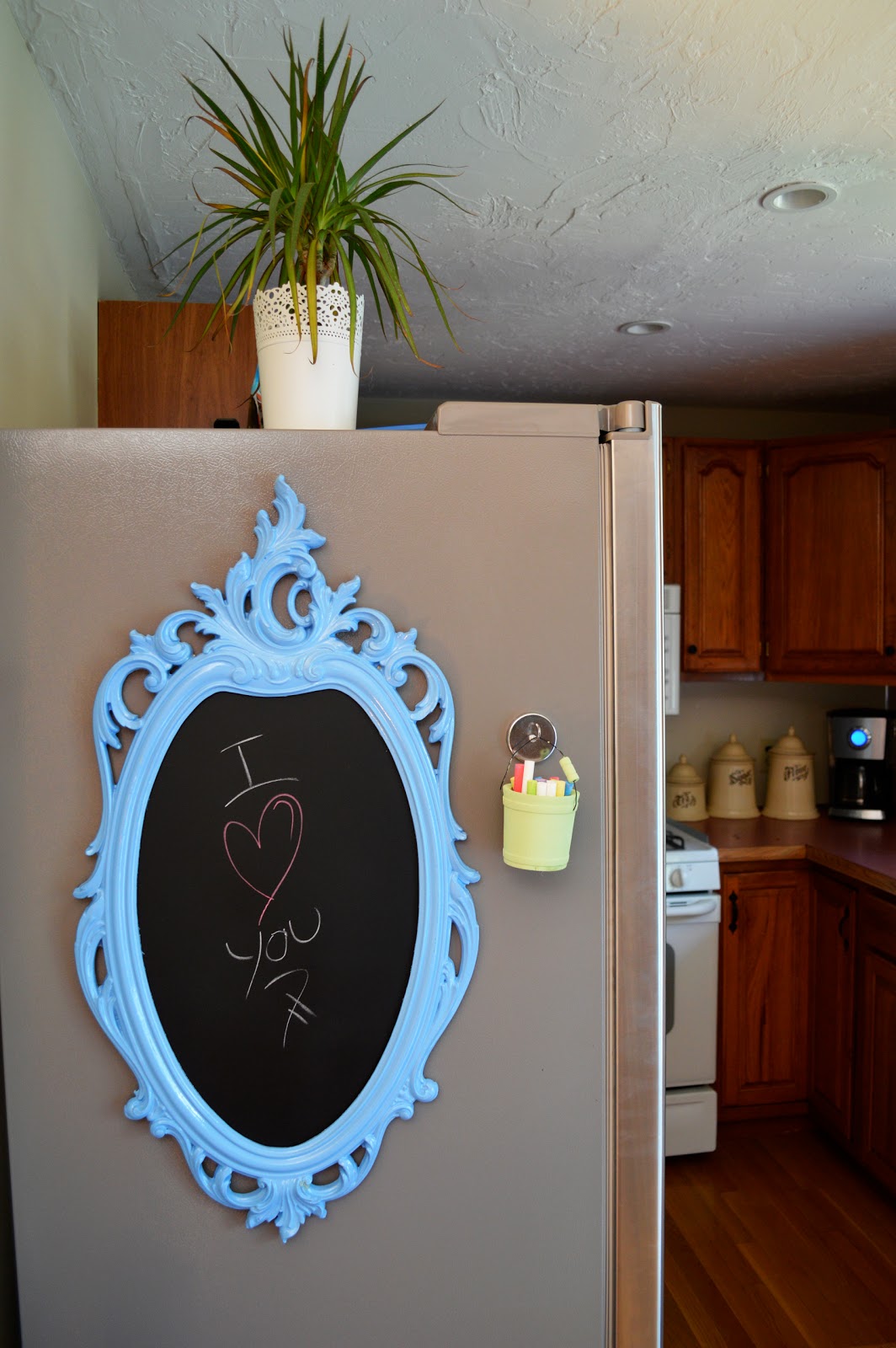 See Molly Create: From Classy Mirror To Funky Chalk Board!