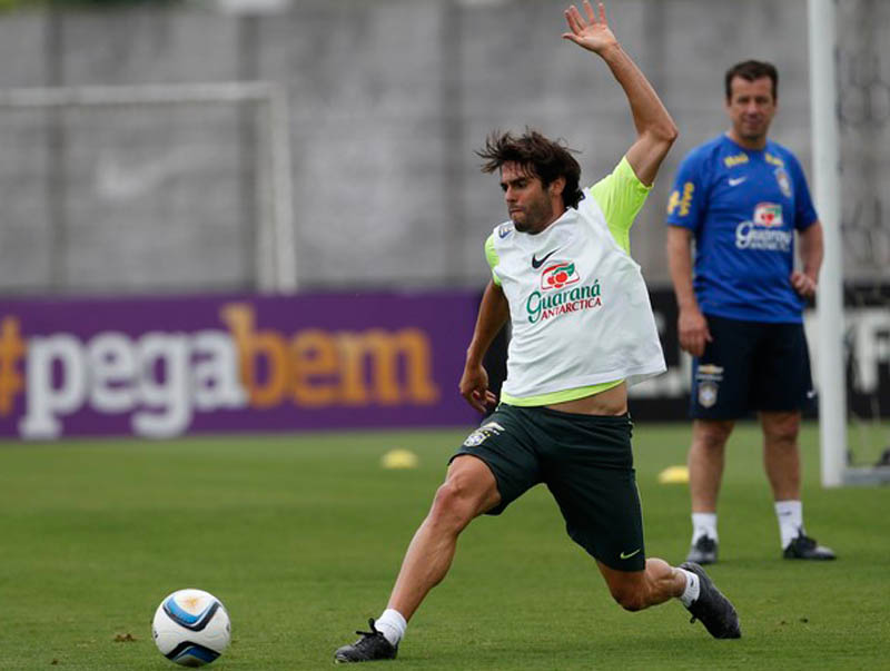 No More Adidas? Kaka Trains in Blackout Boots - Footy Headlines