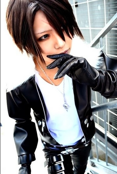 Final Fantasy Cosplay: Handsome Final Fantasy VIII Squall Leonhart Cosplay