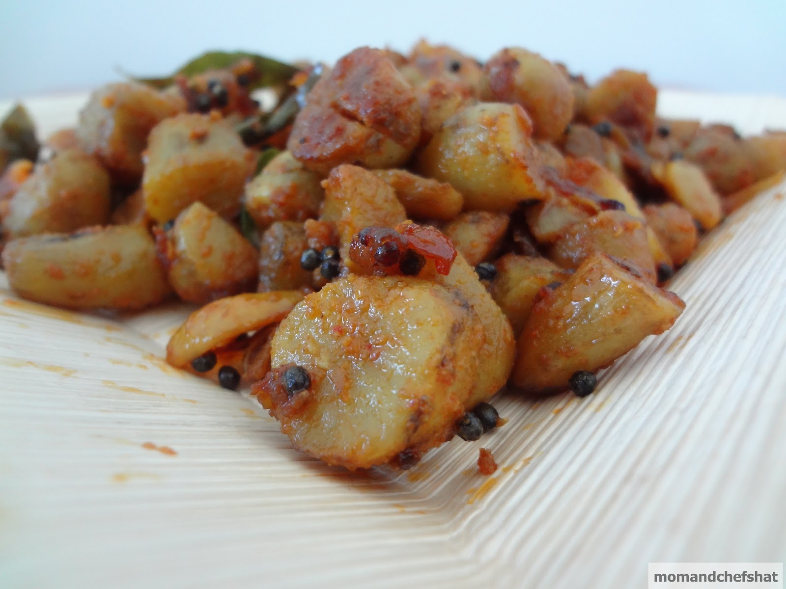 Cooking in mommy's shoes: Koorka mezhukkupuratti (Chinese potato stir fry)