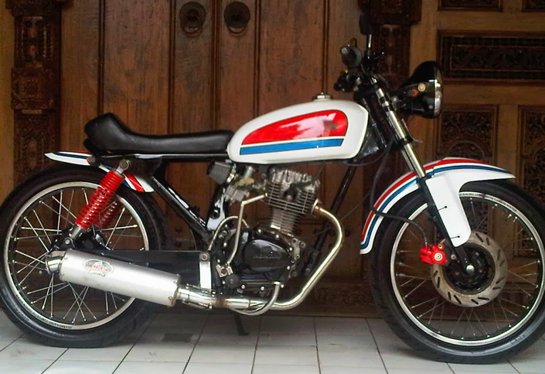 7 modifikasi motor CB dengan ide kreatif