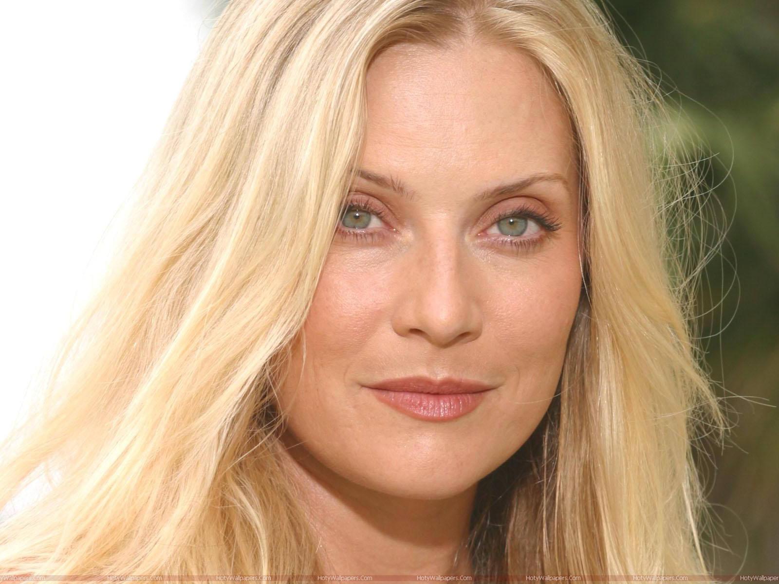 Emily Procter Hot HD Wallpapers ~ Fun Hungama