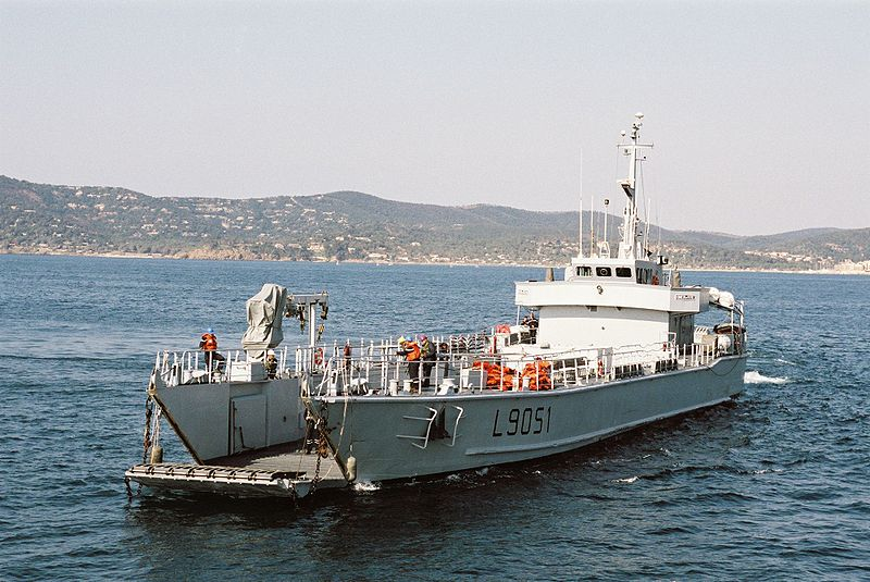 desarrollo defensa y tecnologia belica: (batiments de projection et de ...