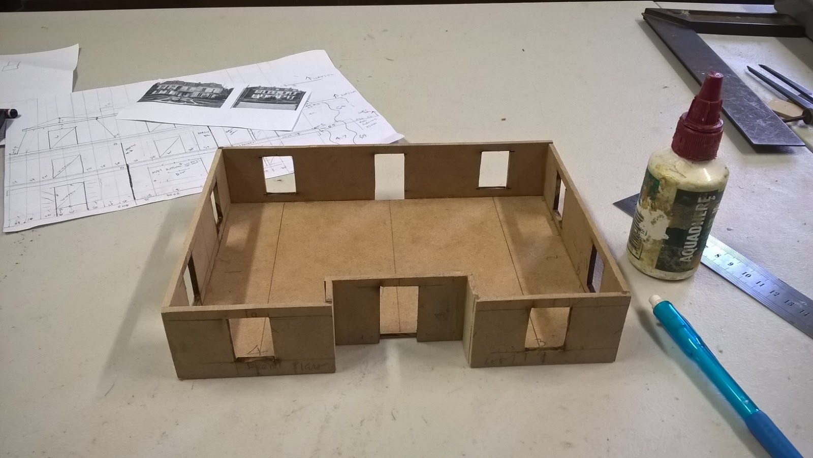JOHN BOND's WARGAMING STUFF: DIY MDF BUILDINGS, Part 1 28mm