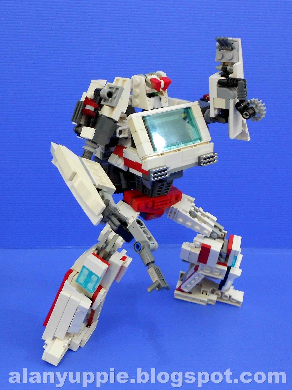 Alanyuppie's LEGO Transformers: LEGO Ironhide and Ratchet Part 2 - Bot ...