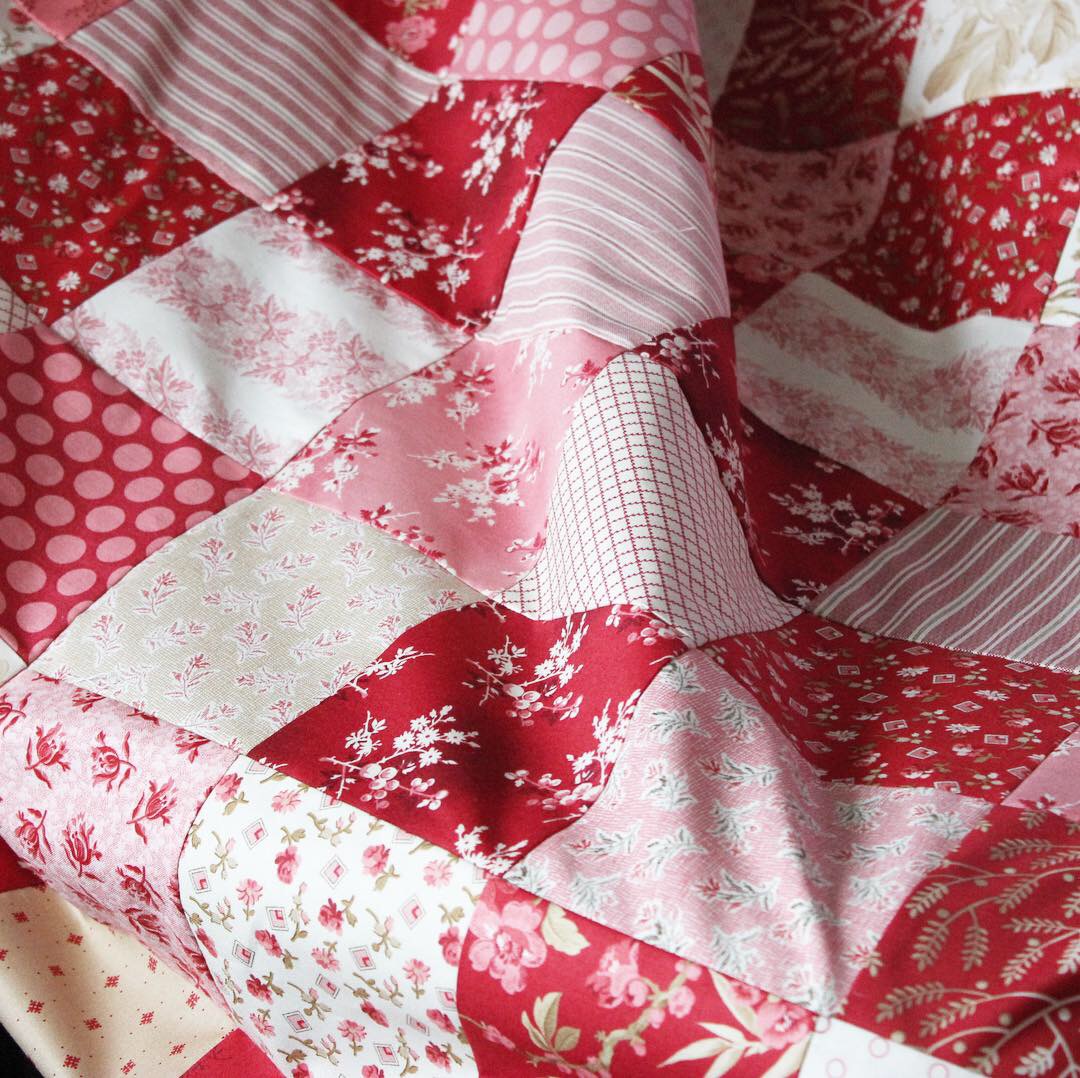 FREE Patchwork Quilt Tutorial for Beginners | Amista Baker