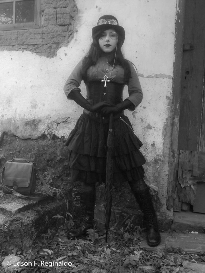 Tia Orochi: [Review] Cosplay Death - Vertigo