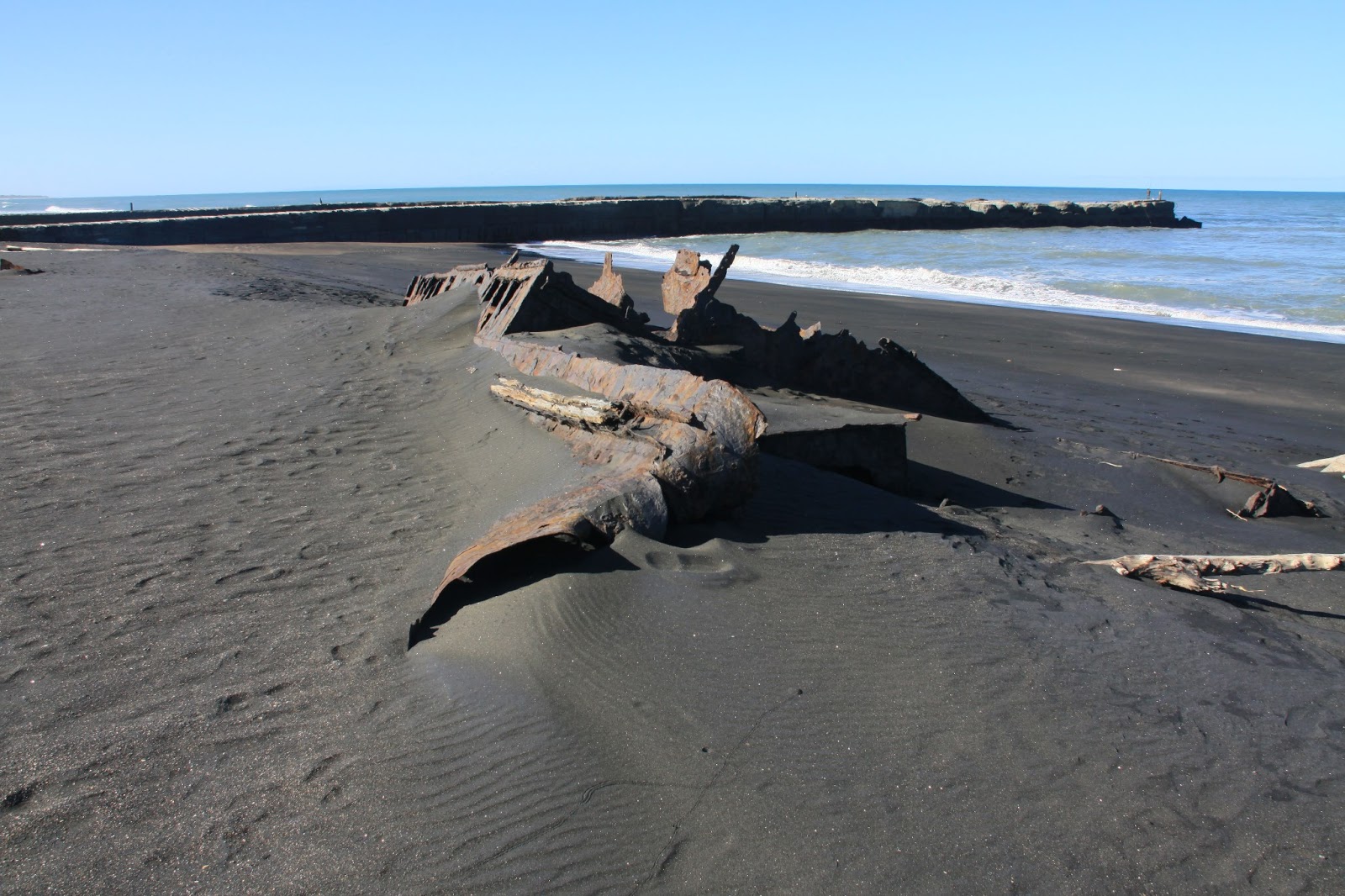 Explore the World: Black Sand Beach Patea