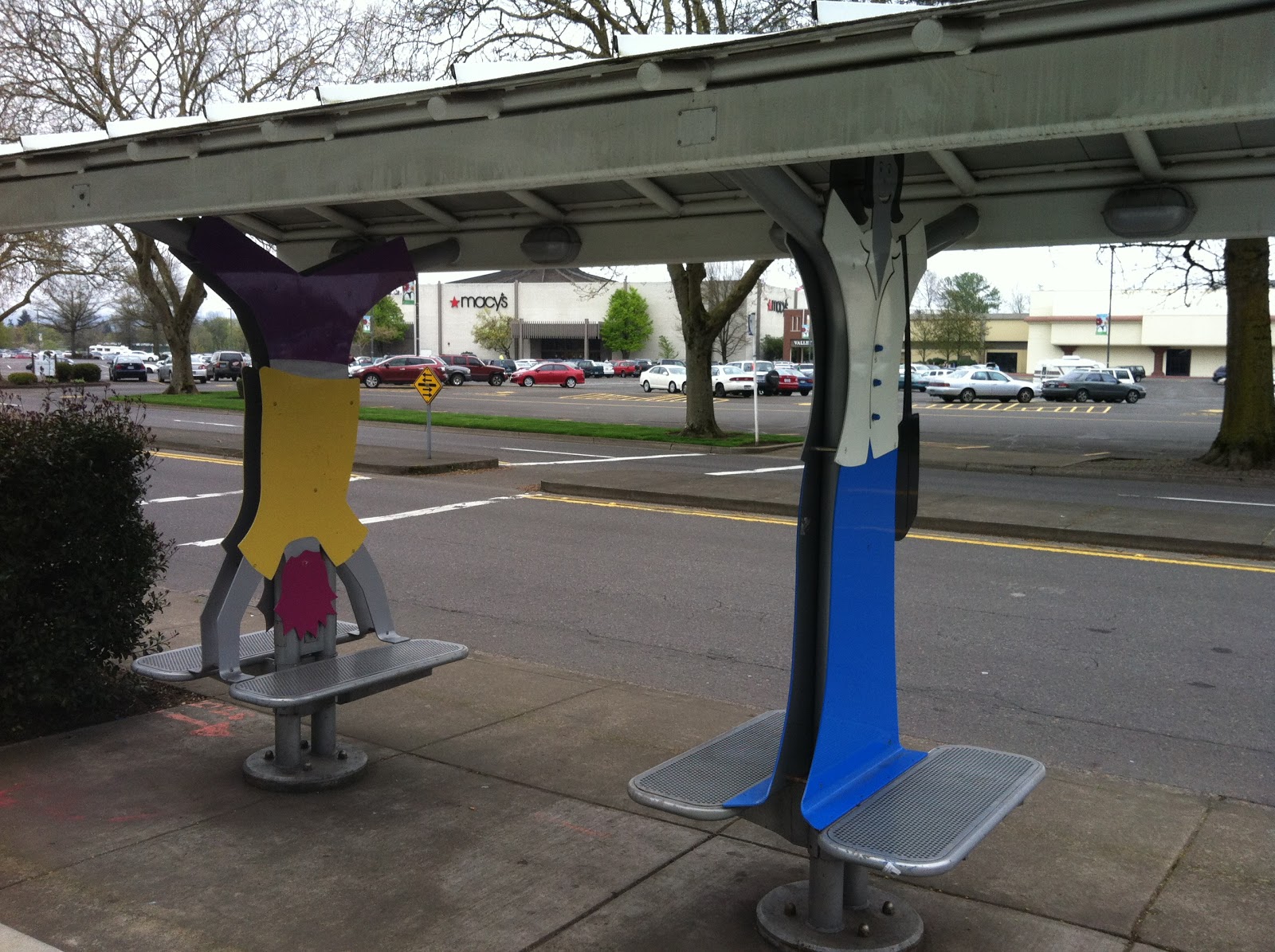 RANTINGS OF A FORMER TRIMET BUS DRIVER: Good Bus Stop Design - in Eugene