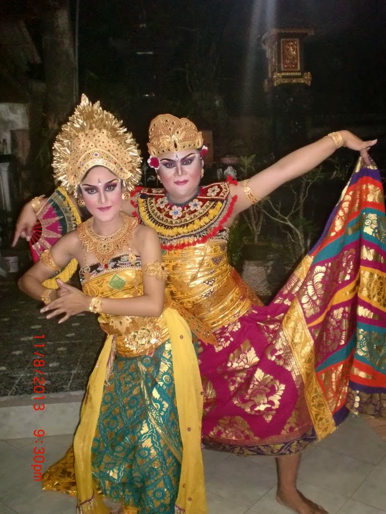 Sanggar Tari "Komala Devi": Tari Oleg Tamulilingan