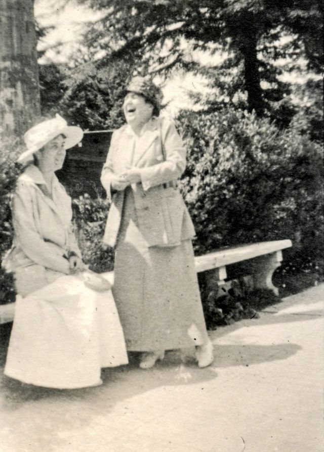 You Make Me Laugh! Here Is a Cool Snap Collection of People Laughing in ...